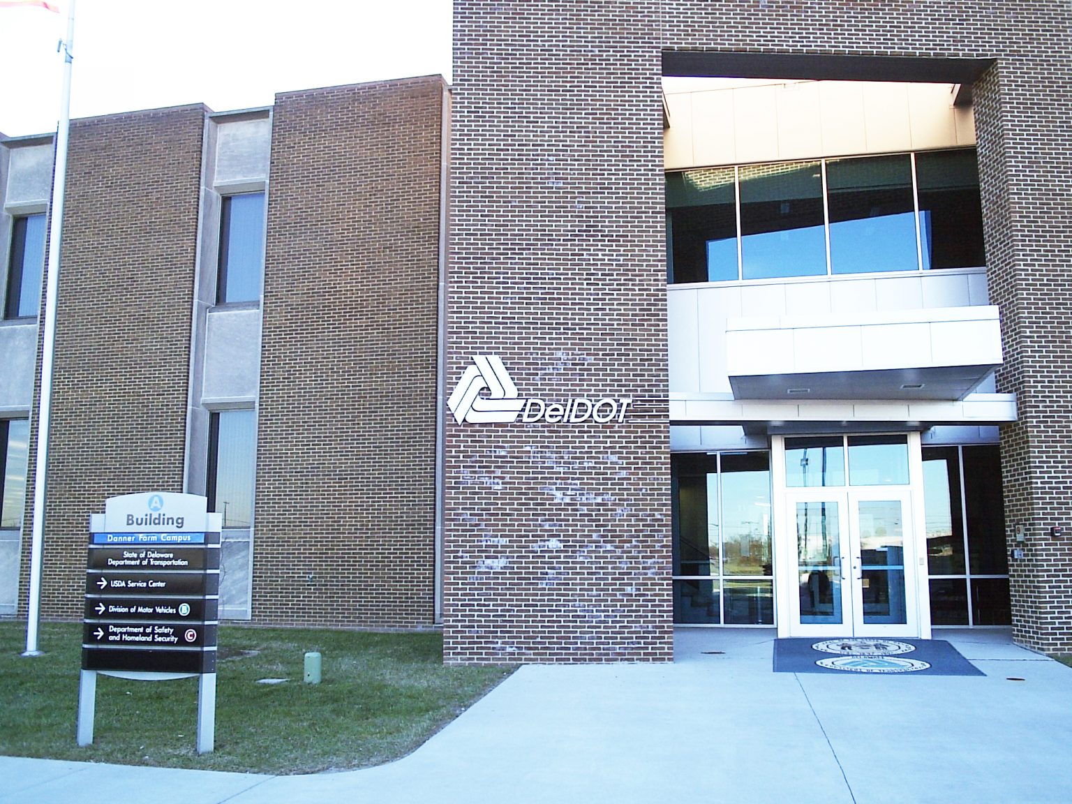 5 Types of Signs a Property Management Company Might Need